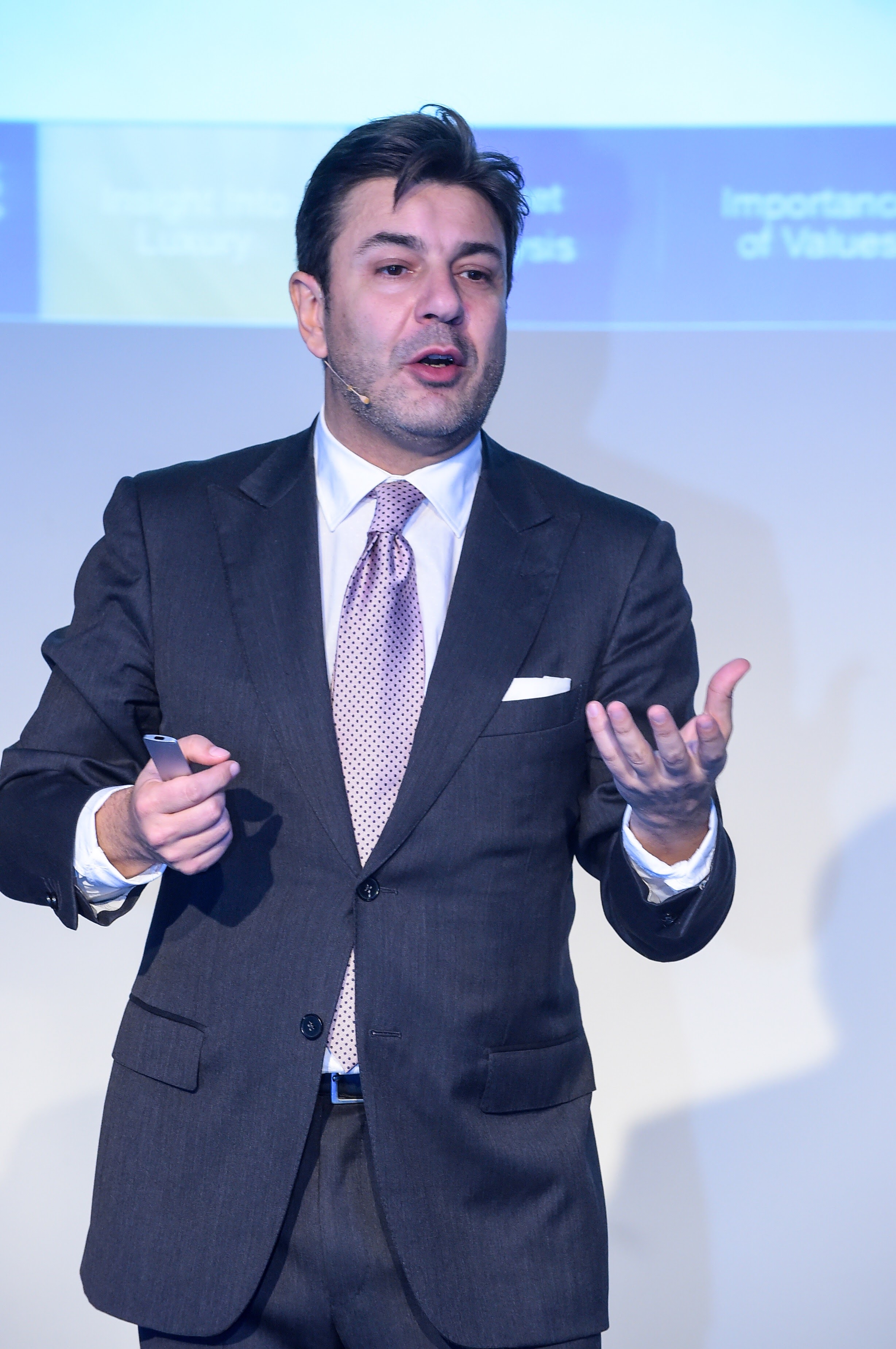 RENATO MOSCA - Training Luxury